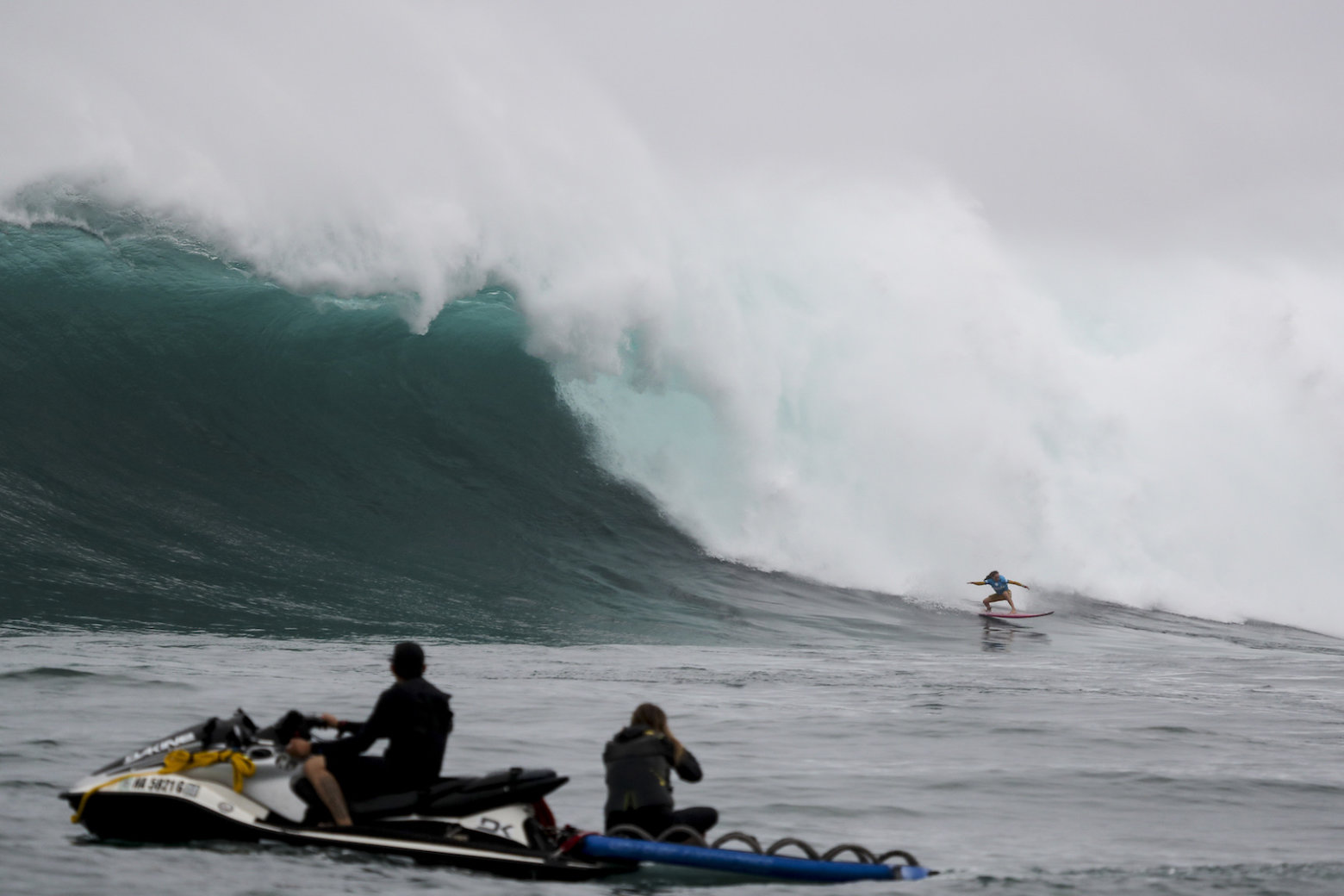 Keala Kennelly se lleva la victoria en el desafío femenino del Jaws ...